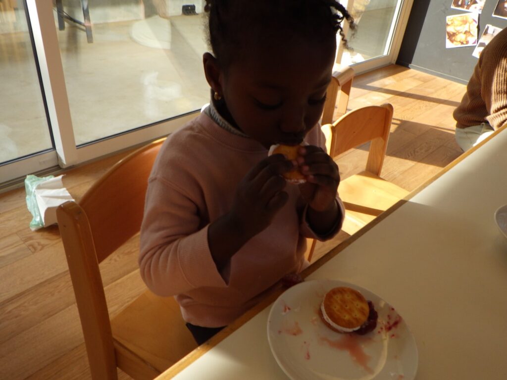 PAL@TUFS Sweet Gooey Snack甘くてねっとりしたおやつ - PAL International School